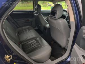 Blue Chrysler 300C 2006 in Ogre, with an engine capacity of 3.50 L and mileage of 290 thousand km for 1470 €, photo 11 on AUTOMOTO.COM.LV