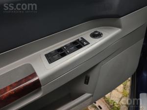 Blue Chrysler 300C 2006 in Ogre, with an engine capacity of 3.50 L and mileage of 290 thousand km for 1470 €, photo 17 on AUTOMOTO.COM.LV