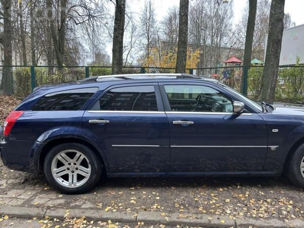 Blue Chrysler 300C 2007 in Riga, with an engine capacity of 3.00 L and mileage of 366 thousand km for 3500 €, photo 2 on AUTOMOTO.COM.LV