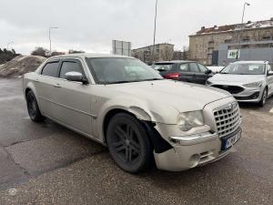 Brūns Chrysler 300C 2007 Viļņa, ar dzinēja tilpumu 2.99 L un nobraukumu 399 tūkst. km par 1450 €, foto 7 vietnē AUTOMOTO.COM.LV