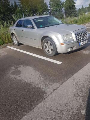 Brūns Chrysler 300C 2007 Viļņa, ar dzinēja tilpumu 3.00 L un nobraukumu 300 tūkst. km par 1650 €, foto 4 vietnē AUTOMOTO.COM.LV