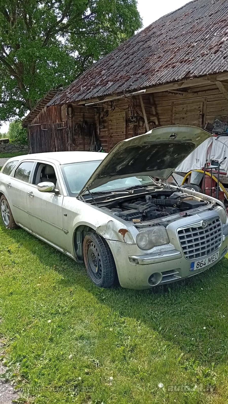 Серый Крайслер 300C 2005 в Таллин, объемом двигателя 2.70 л и пробегом 0 тыс. км за 1500 €, фото 1 на AUTOMOTO.COM.LV