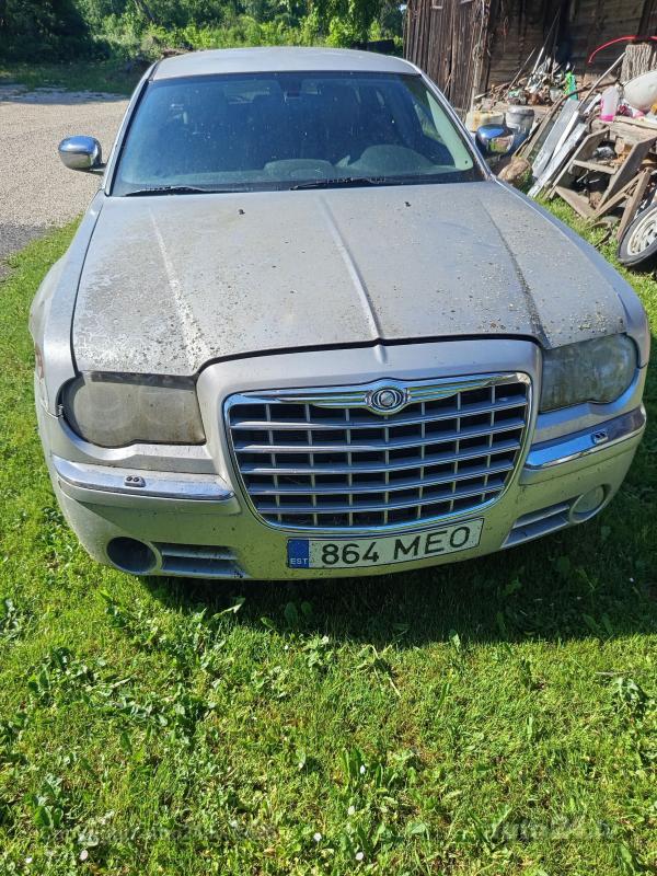 Pelēks Chrysler 300C 2005 Tallina, ar dzinēja tilpumu 2.70 L un nobraukumu 0 tūkst. km par 1500 €, foto 4 vietnē AUTOMOTO.COM.LV