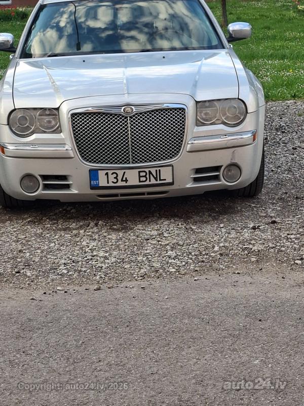 Pelēks Chrysler 300C 2006 Tallina, ar dzinēja tilpumu 3.00 L un nobraukumu 0 tūkst. km par 5500 €, foto 1 vietnē AUTOMOTO.COM.LV