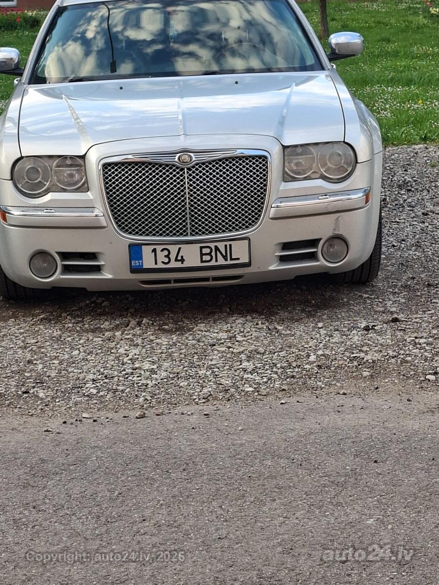 Pelēks Chrysler 300C 2006 Tallina, ar dzinēja tilpumu 3.00 L un nobraukumu 0 tūkst. km par 5500 €, foto 1 vietnē AUTOMOTO.COM.LV