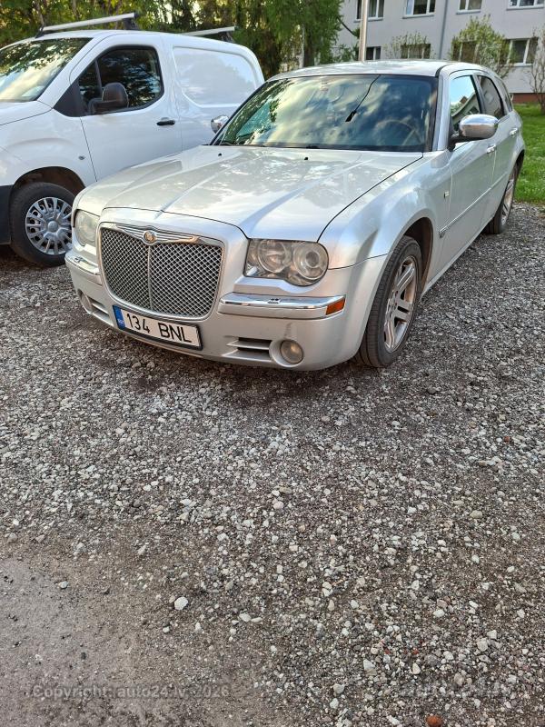 Pelēks Chrysler 300C 2006 Tallina, ar dzinēja tilpumu 3.00 L un nobraukumu 0 tūkst. km par 5500 €, foto 2 vietnē AUTOMOTO.COM.LV