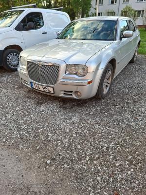 Pelēks Chrysler 300C 2006 Tallina, ar dzinēja tilpumu 3.00 L un nobraukumu 0 tūkst. km par 5500 €, foto 3 vietnē AUTOMOTO.COM.LV