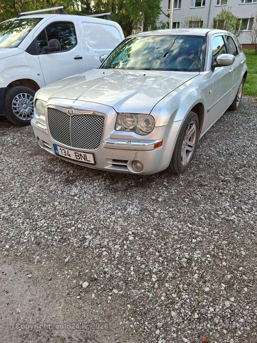 Pelēks Chrysler 300C 2006 Tallina, ar dzinēja tilpumu 3.00 L un nobraukumu 0 tūkst. km par 5500 €, foto 3 vietnē AUTOMOTO.COM.LV