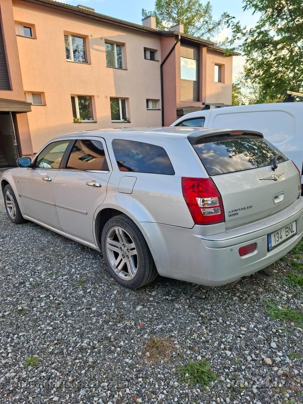 Pelēks Chrysler 300C 2006 Tallina, ar dzinēja tilpumu 3.00 L un nobraukumu 0 tūkst. km par 5500 €, foto 4 vietnē AUTOMOTO.COM.LV