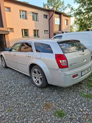 Pelēks Chrysler 300C 2006 Tallina, ar dzinēja tilpumu 3.00 L un nobraukumu 0 tūkst. km par 5500 €, foto 5 vietnē AUTOMOTO.COM.LV