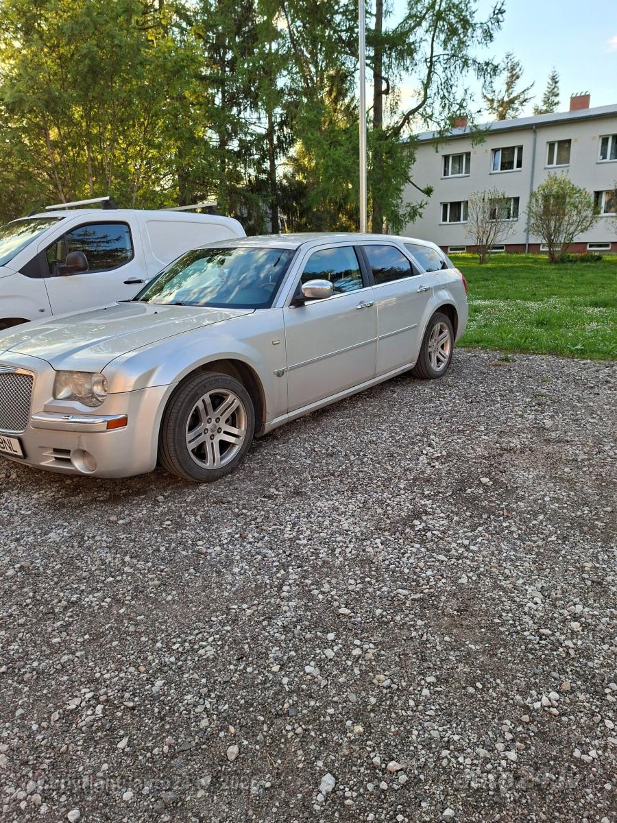 Pelēks Chrysler 300C 2006 Tallina, ar dzinēja tilpumu 3.00 L un nobraukumu 0 tūkst. km par 5500 €, foto 9 vietnē AUTOMOTO.COM.LV