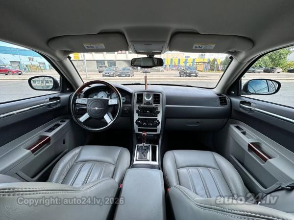 Серый Крайслер 300C 2006 в Таллин, объемом двигателя 2.70 л и пробегом 118 тыс. км за 2999 €, фото 7 на AUTOMOTO.COM.LV