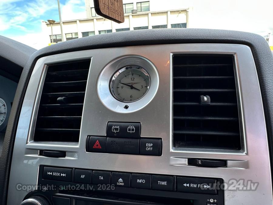 Серый Крайслер 300C 2006 в Таллин, объемом двигателя 2.70 л и пробегом 118 тыс. км за 2999 €, фото 13 на AUTOMOTO.COM.LV