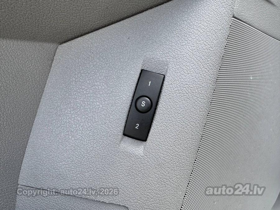 Серый Крайслер 300C 2006 в Таллин, объемом двигателя 2.70 л и пробегом 118 тыс. км за 2999 €, фото 19 на AUTOMOTO.COM.LV