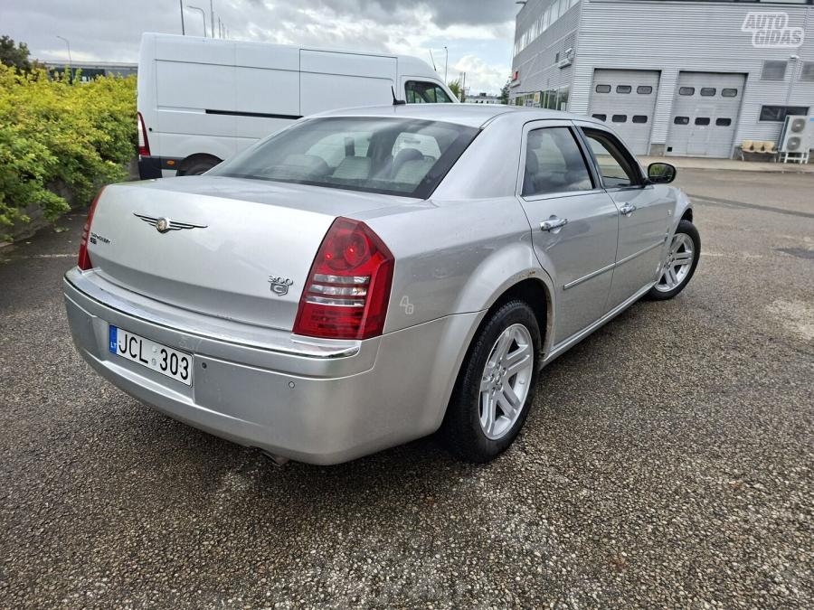 Pelēks Chrysler 300C 2007 Viļņa, ar dzinēja tilpumu 3.00 L un nobraukumu 370 tūkst. km par 2000 €, foto 6 vietnē AUTOMOTO.COM.LV