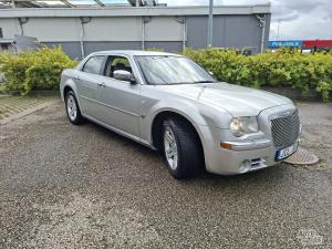 Pelēks Chrysler 300C 2007 Viļņa, ar dzinēja tilpumu 3.00 L un nobraukumu 370 tūkst. km par 2000 €, foto 7 vietnē AUTOMOTO.COM.LV