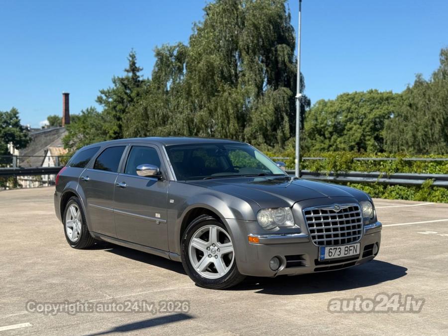 Grey Chrysler 300C 2009 in Tartu, with an engine capacity of 3.00 L and mileage of 225 thousand km for 2599 €, photo 1 on AUTOMOTO.COM.LV