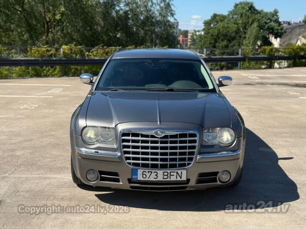 Grey Chrysler 300C 2009 in Tartu, with an engine capacity of 3.00 L and mileage of 225 thousand km for 2599 €, photo 2 on AUTOMOTO.COM.LV