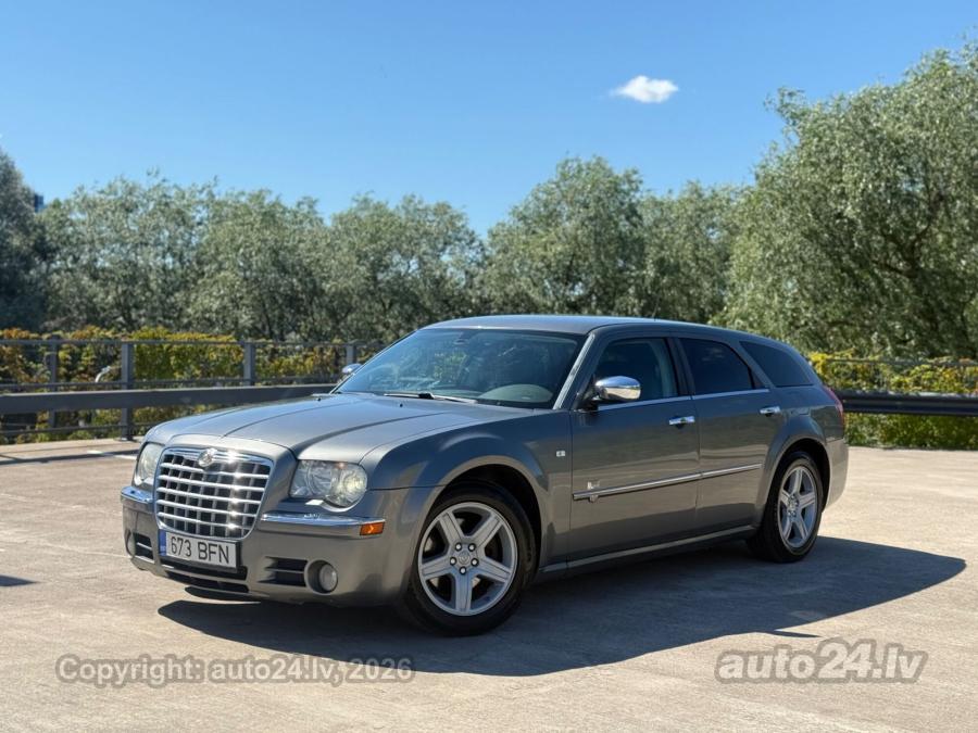 Grey Chrysler 300C 2009 in Tartu, with an engine capacity of 3.00 L and mileage of 225 thousand km for 2599 €, photo 4 on AUTOMOTO.COM.LV
