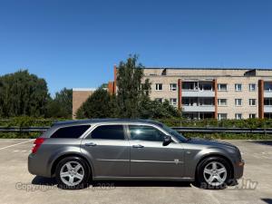 Grey Chrysler 300C 2009 in Tartu, with an engine capacity of 3.00 L and mileage of 225 thousand km for 2599 €, photo 5 on AUTOMOTO.COM.LV