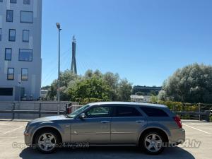 Grey Chrysler 300C 2009 in Tartu, with an engine capacity of 3.00 L and mileage of 225 thousand km for 2599 €, photo 6 on AUTOMOTO.COM.LV
