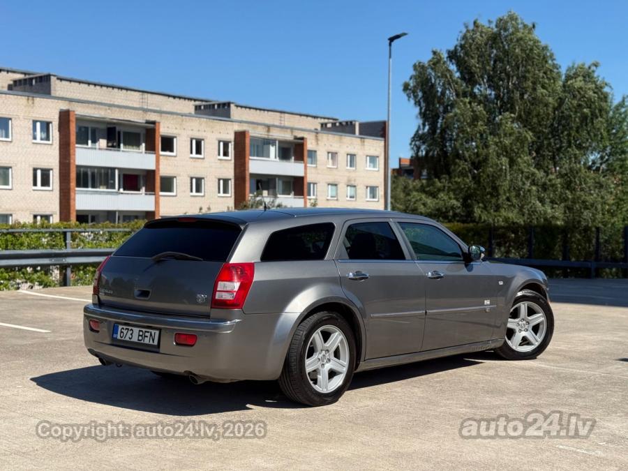 Grey Chrysler 300C 2009 in Tartu, with an engine capacity of 3.00 L and mileage of 225 thousand km for 2599 €, photo 9 on AUTOMOTO.COM.LV