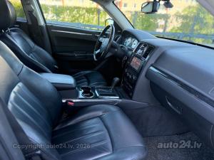 Grey Chrysler 300C 2009 in Tartu, with an engine capacity of 3.00 L and mileage of 225 thousand km for 2599 €, photo 13 on AUTOMOTO.COM.LV