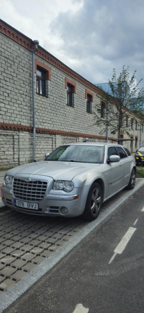 Серый Крайслер 300C 2011 в Таллин, объемом двигателя 3.00 л и пробегом 285 тыс. км за 5400 €, фото 3 на AUTOMOTO.COM.LV