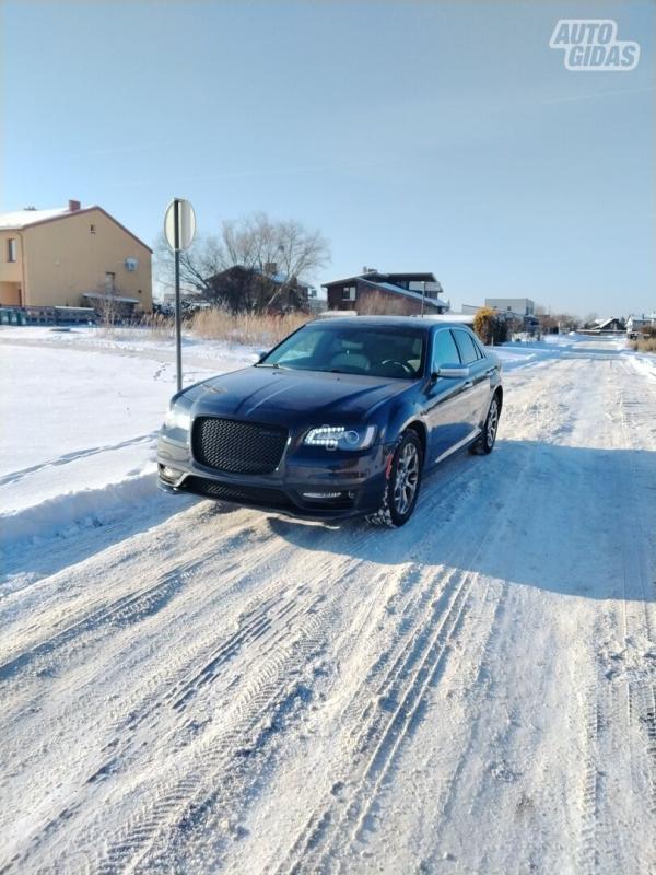 Grey Chrysler 300C 2016 in Kaunas, with an engine capacity of 3.60 L and mileage of 160 thousand km for 12800 €, photo 1 on AUTOMOTO.COM.LV