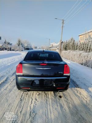 Pelēks Chrysler 300C 2016 Kauņa, ar dzinēja tilpumu 3.60 L un nobraukumu 160 tūkst. km par 12800 €, foto 7 vietnē AUTOMOTO.COM.LV