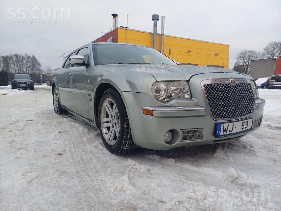 Pelēks Chrysler 300C 2004 Rīga, ar dzinēja tilpumu 5.70 L un nobraukumu 0 tūkst. km par 4900 €, foto 1 vietnē AUTOMOTO.COM.LV
