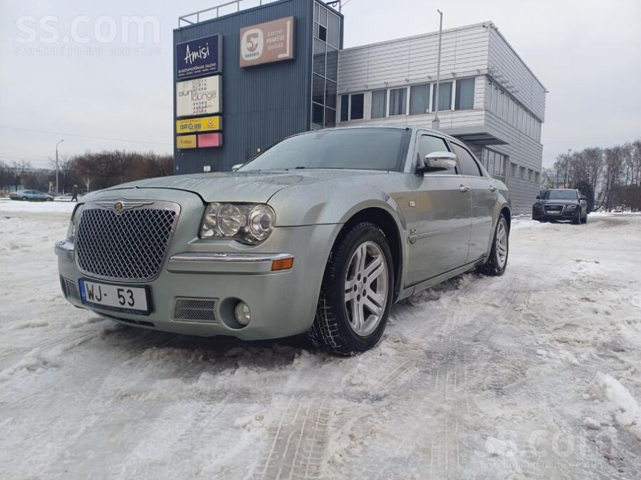 Pelēks Chrysler 300C 2004 Rīga, ar dzinēja tilpumu 5.70 L un nobraukumu 0 tūkst. km par 4900 €, foto 2 vietnē AUTOMOTO.COM.LV