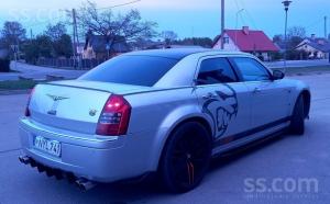 Grey Chrysler 300C 2004 in Dobele, with an engine capacity of 5.70 L and mileage of 180 thousand km for 8500 €, photo 4 on AUTOMOTO.COM.LV