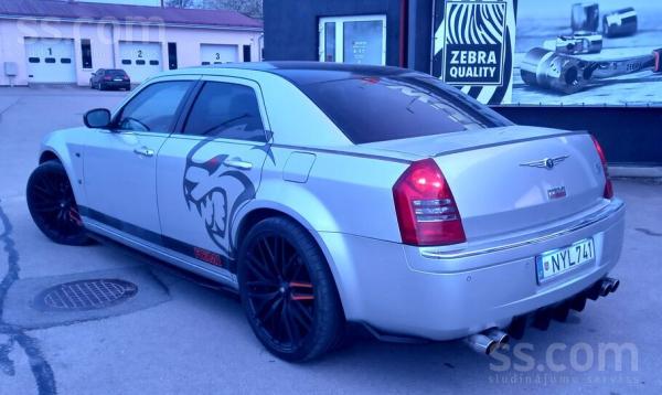 Серый Крайслер 300C 2004 в Добеле, объемом двигателя 5.70 л и пробегом 180 тыс. км за 8500 €, фото 4 на AUTOMOTO.COM.LV