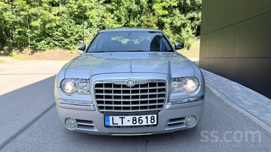 Серый Крайслер 300C 2004 в Огре, объемом двигателя 3.50 л и пробегом 358 тыс. км за 2950 €, фото 6 на AUTOMOTO.COM.LV