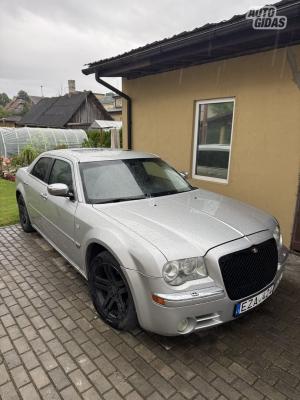 Серый Крайслер 300C 2004 в Шяуляй, объемом двигателя 2.70 л и пробегом 312 тыс. км за 1750 €, фото  на AUTOMOTO.COM.LV