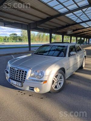 Серый Крайслер 300C 2005 в Тукумс, объемом двигателя 3.50 л и пробегом 356 тыс. км за 2490 €, фото  на AUTOMOTO.COM.LV