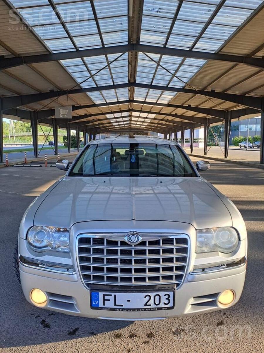 Серый Крайслер 300C 2005 в Тукумс, объемом двигателя 3.50 л и пробегом 356 тыс. км за 2490 €, фото 4 на AUTOMOTO.COM.LV