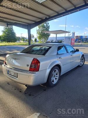Серый Крайслер 300C 2005 в Тукумс, объемом двигателя 3.50 л и пробегом 356 тыс. км за 2490 €, фото 5 на AUTOMOTO.COM.LV