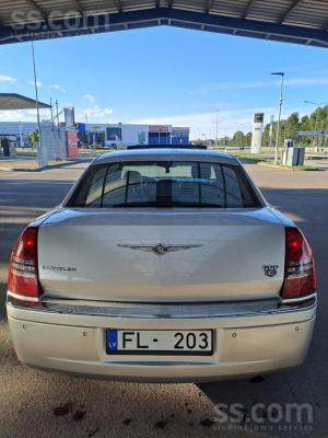 Серый Крайслер 300C 2005 в Тукумс, объемом двигателя 3.50 л и пробегом 356 тыс. км за 2490 €, фото 7 на AUTOMOTO.COM.LV