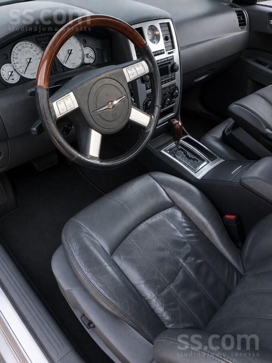 Серый Крайслер 300C 2005 в Тукумс, объемом двигателя 3.50 л и пробегом 356 тыс. км за 2490 €, фото 8 на AUTOMOTO.COM.LV