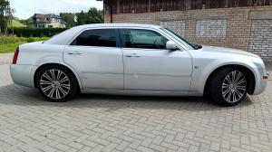 Pelēks Chrysler 300C 2005 Tauragė, ar dzinēja tilpumu 3.60 L un nobraukumu 204 tūkst. km par 3000 €, foto 10 vietnē AUTOMOTO.COM.LV