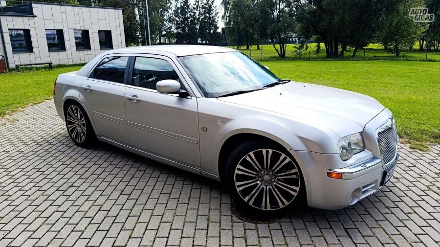Pelēks Chrysler 300C 2005 Tauragė, ar dzinēja tilpumu 3.60 L un nobraukumu 204 tūkst. km par 3000 €, foto 11 vietnē AUTOMOTO.COM.LV