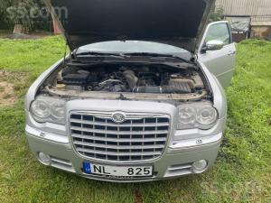 Серый Крайслер 300C 2005 в Рига, объемом двигателя 3.00 л и пробегом 300 тыс. км за 1400 €, фото 9 на AUTOMOTO.COM.LV