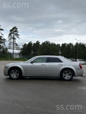 Grey Chrysler 300C 2005 in Riga, with an engine capacity of 3.00 L and mileage of 308 thousand km for 2600 €, photo 9 on AUTOMOTO.COM.LV