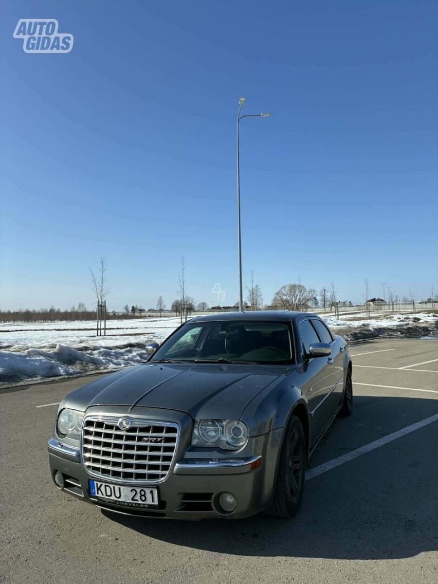 Pelēks Chrysler 300C 2006 Šauļi, ar dzinēja tilpumu 3.00 L un nobraukumu 260 tūkst. km par 2000 €, foto 4 vietnē AUTOMOTO.COM.LV