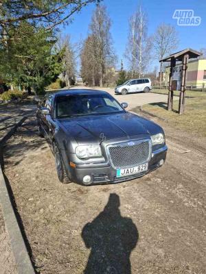 Pelēks Chrysler 300C 2006 Molėtai, ar dzinēja tilpumu 3.00 L un nobraukumu 378 tūkst. km par 1200 €, foto 6 vietnē AUTOMOTO.COM.LV