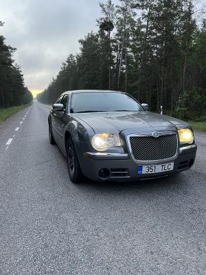 Pelēks Chrysler 300C 2006 Tallina, ar dzinēja tilpumu 3.00 L un nobraukumu 300 tūkst. km par 2700 €, foto 10 vietnē AUTOMOTO.COM.LV