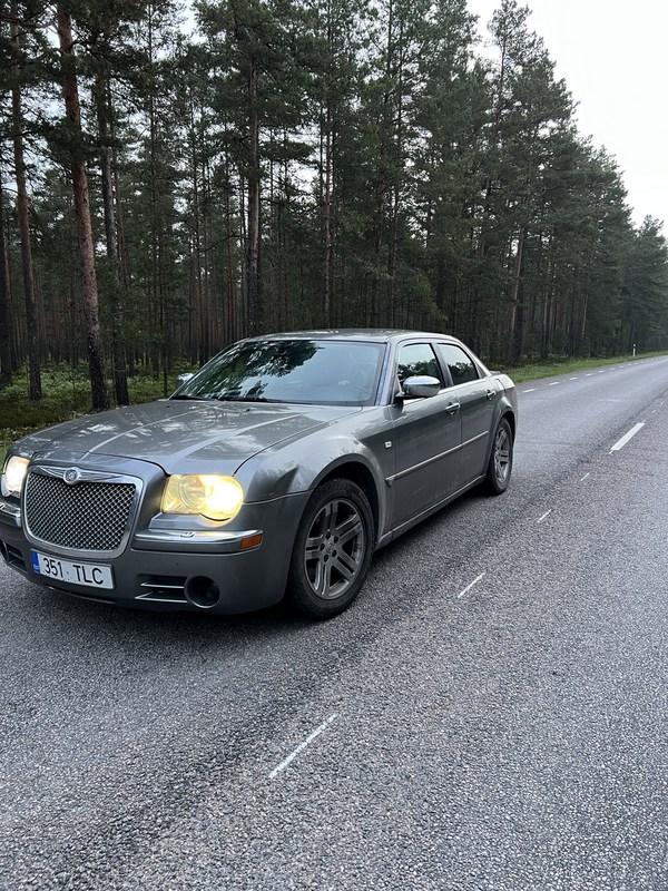 Pelēks Chrysler 300C 2006 Tallina, ar dzinēja tilpumu 3.00 L un nobraukumu 300 tūkst. km par 2700 €, foto 11 vietnē AUTOMOTO.COM.LV