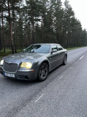 Pelēks Chrysler 300C 2006 Tallina, ar dzinēja tilpumu 3.00 L un nobraukumu 300 tūkst. km par 2700 €, foto 11 vietnē AUTOMOTO.COM.LV